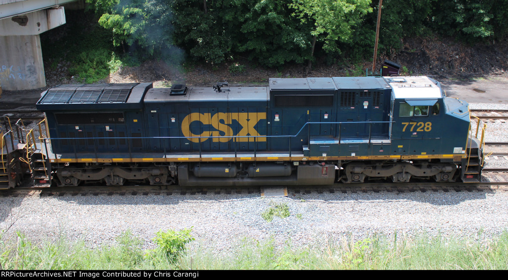 CSXT 7728 on Q217-17